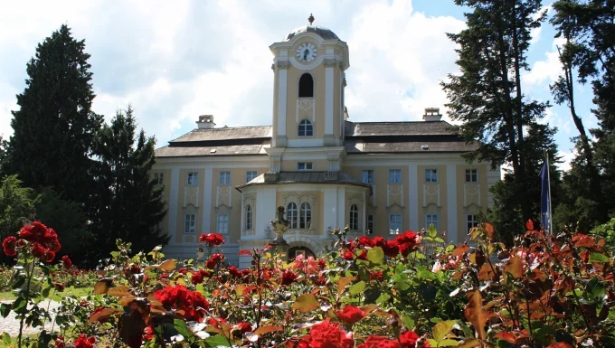Schloss Rosenau